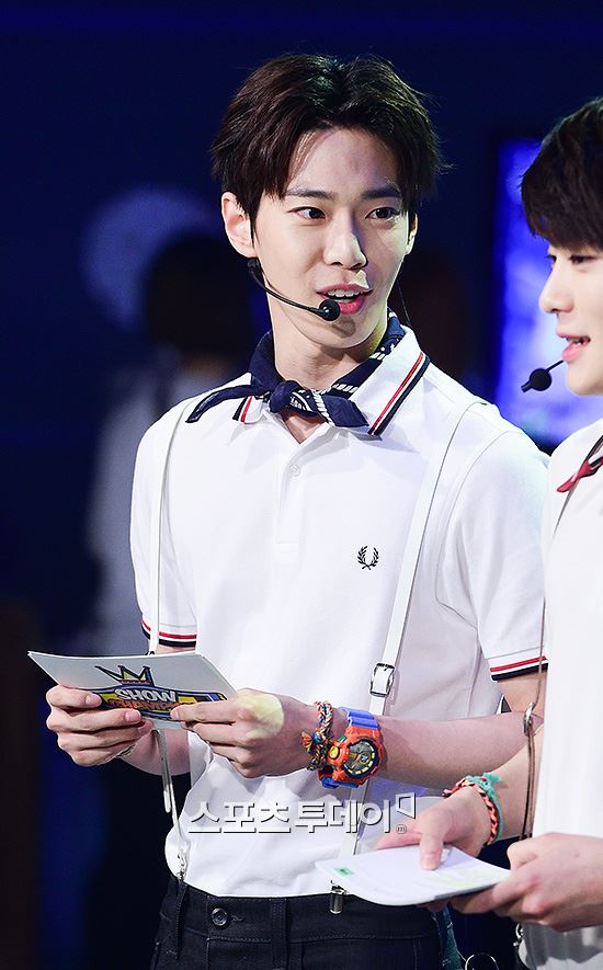 Netizens react to photos of SM's upcoming boy group, SR15B Netizens react to photos of SM's upcoming boy group, SR15B