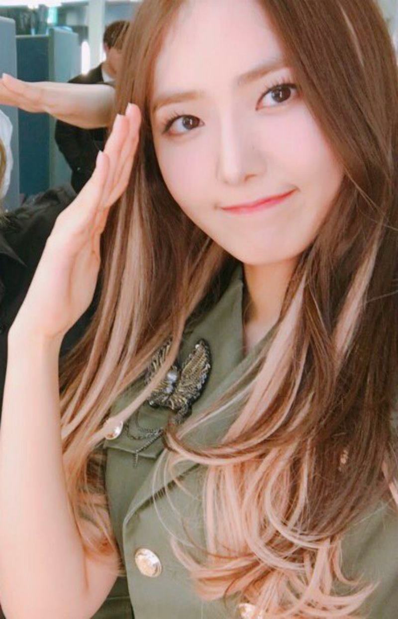 GFRIEND's SinB imitates Jessica and the resemblance is uncanny - Koreaboo
