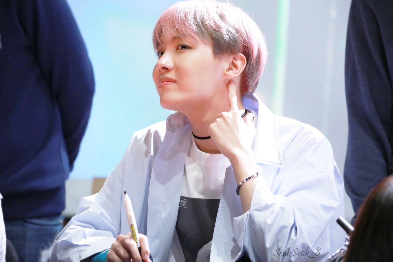 Literally Just 45 High Definition Photos Of J-Hope’s Knife Like Jawline ...