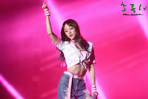 7 Female Idols With The Sexiest Abs In K-Pop - Koreaboo