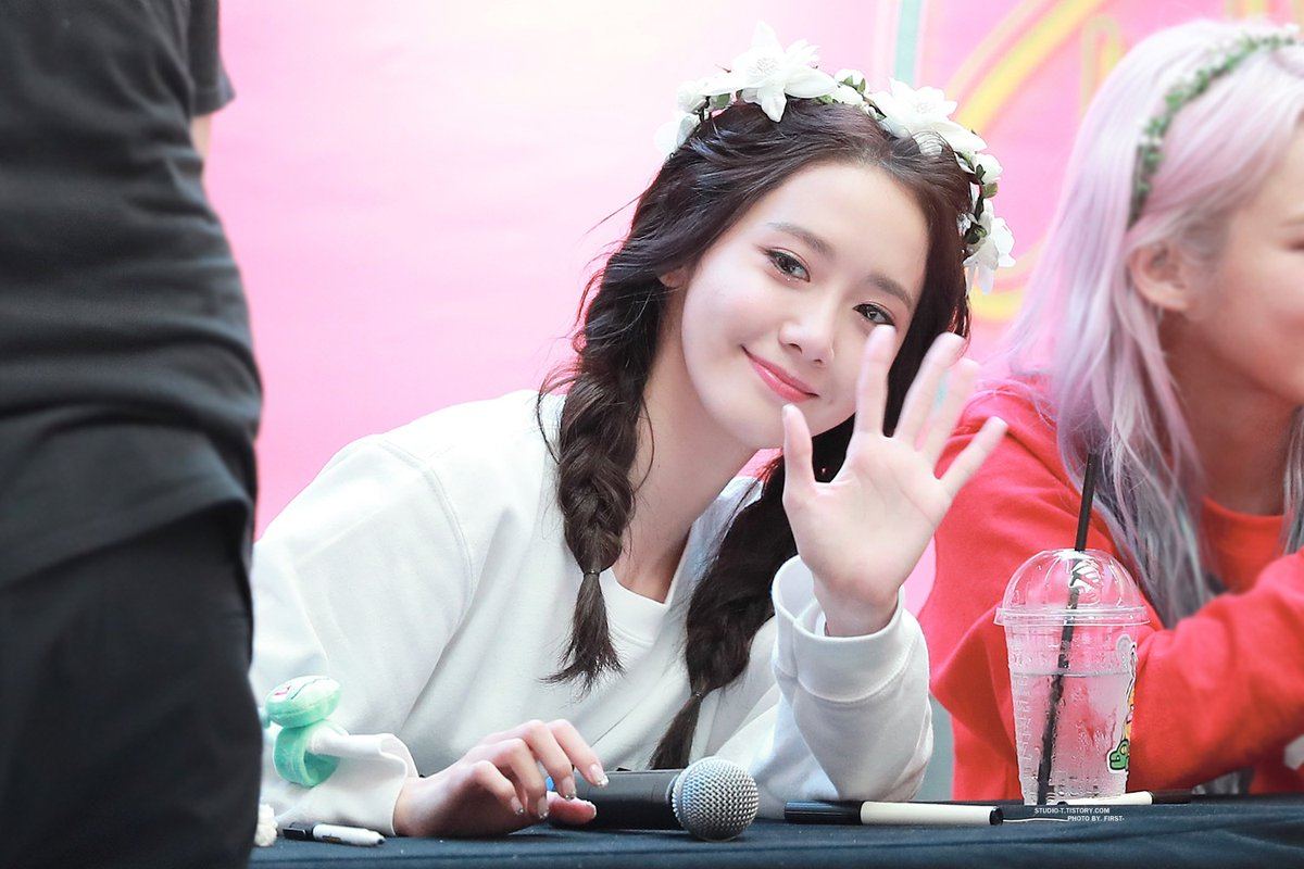 18+ Beautiful Photos That Prove Yoona Has Absolutely Perfect Skin ...