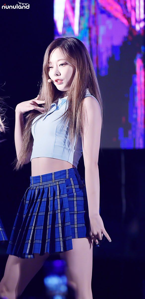 Fans Can't Get Enough Of This Rookie Idol's Perfect Waistline - Koreaboo Fans Can't Get Enough Of This Rookie Idol's Perfect Waistline - Koreaboo